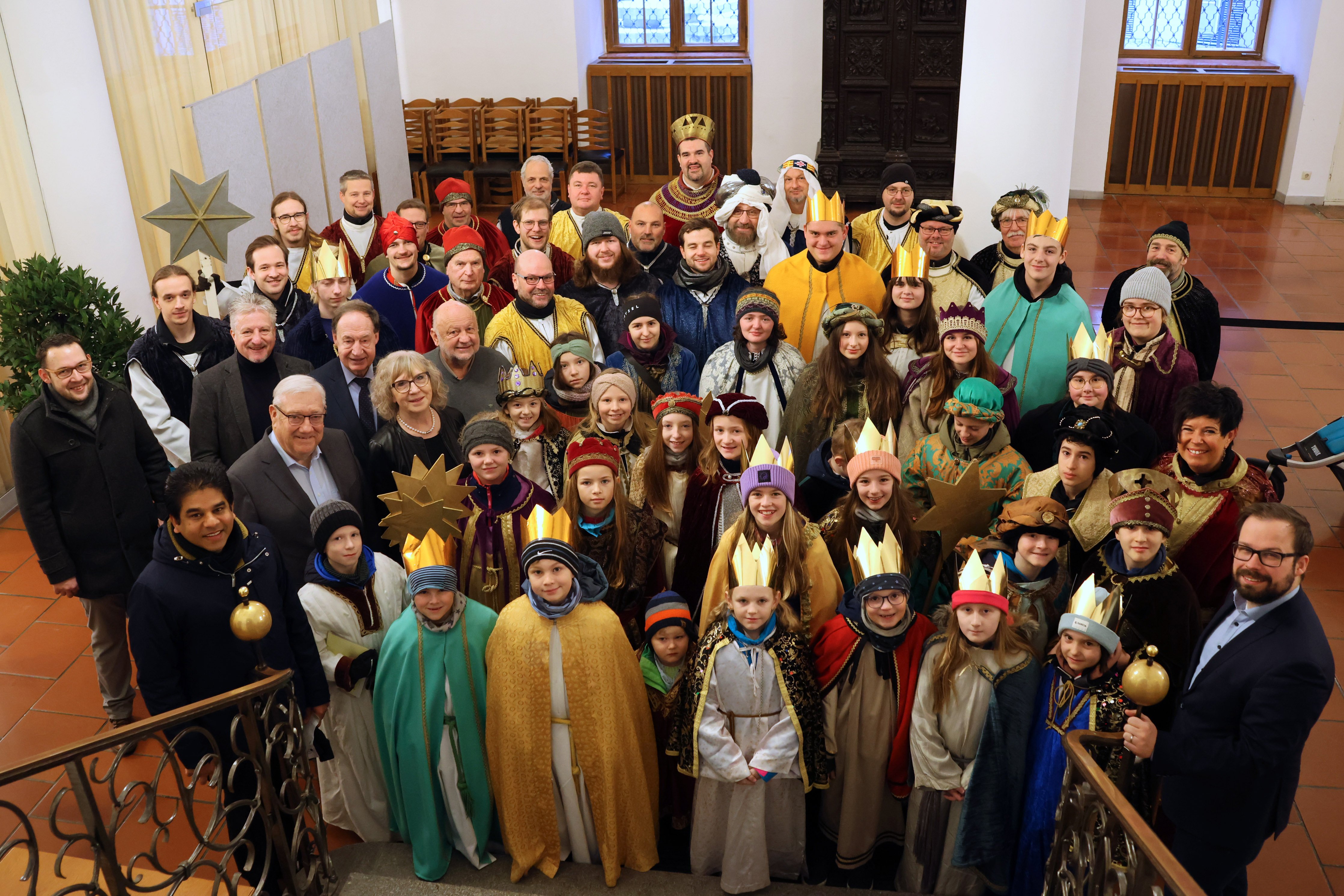Sternsinger bringen Segen ins Rathaus
